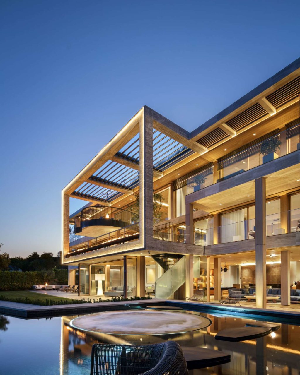 Sarbonne Mansion: A Luxurious Bel Air Masterpiece with Stunning Views