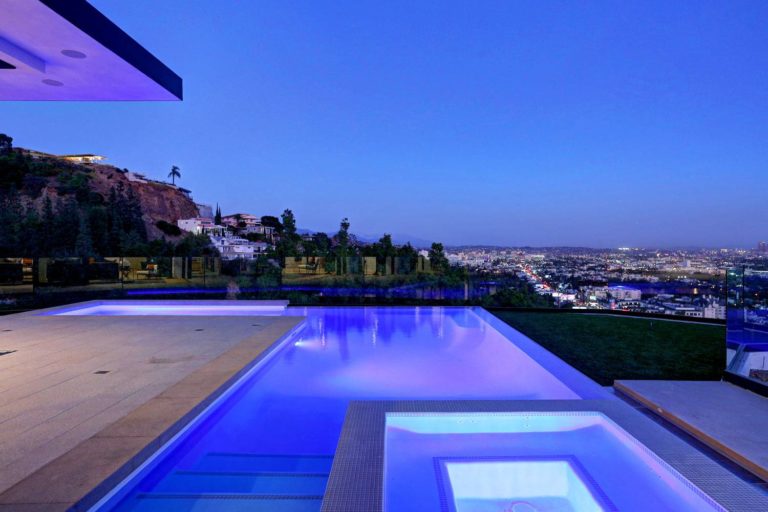 Sunset View Modern Home in Hollywood Hills by Studio Tim Campbell