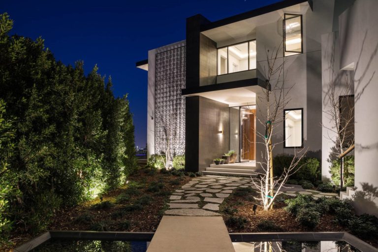 Sunset View Modern Home in Hollywood Hills by Studio Tim Campbell