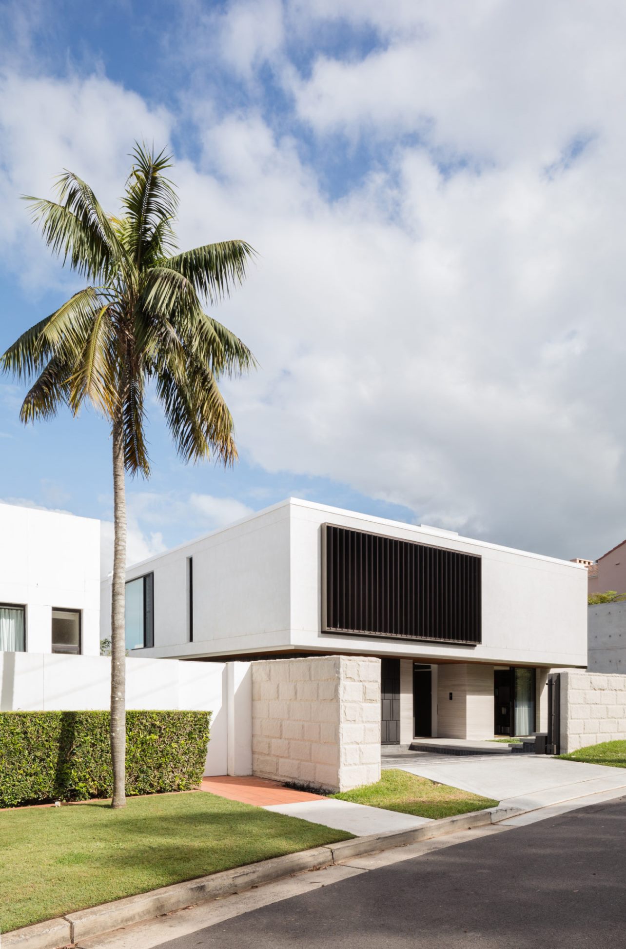 MM Modern House in Sydney, Australia by KA design studio