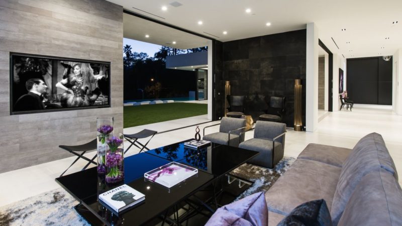 A magnificent Beverly Grove Modern Home with Breathtaking Views