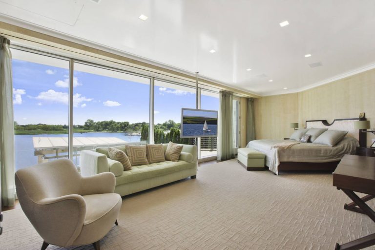 Tour of An Incredible Waterfront Mansion in Brooklyn, New York