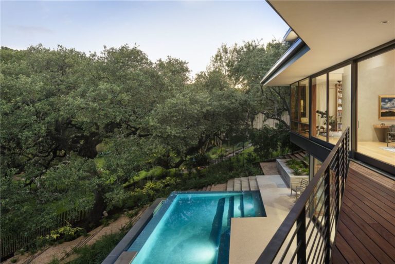 Lakeview residence in Austin, Texas by A Parallel Architecture