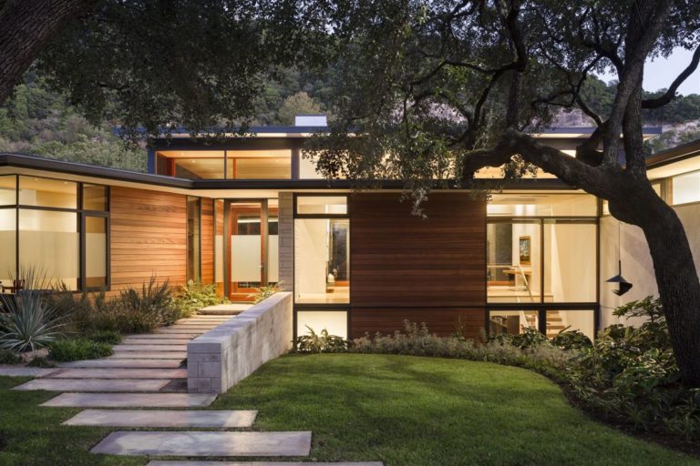 Lakeview residence in Austin, Texas by A Parallel Architecture