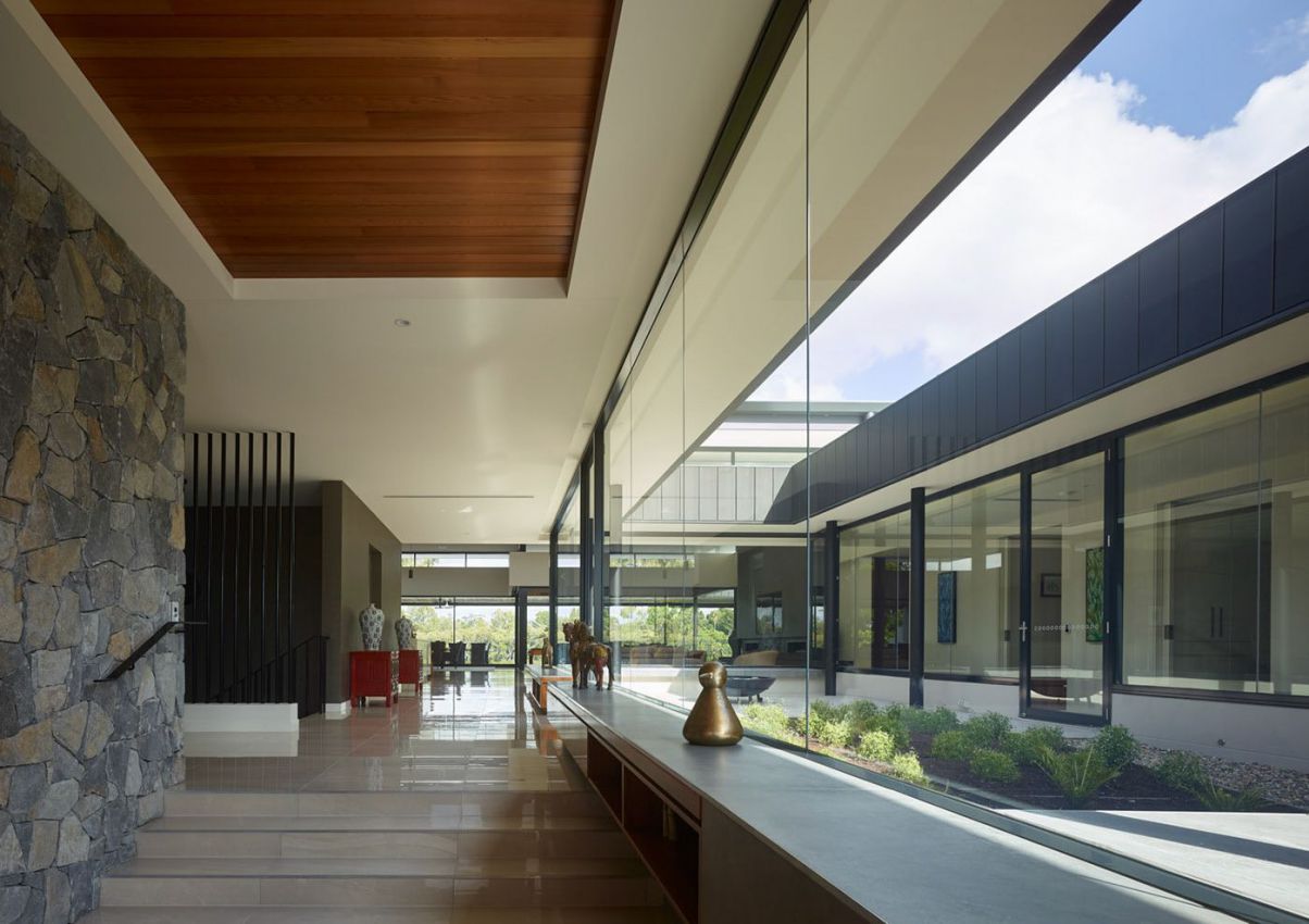 C2 House in Brisbane, Australia by Ellivo Architects