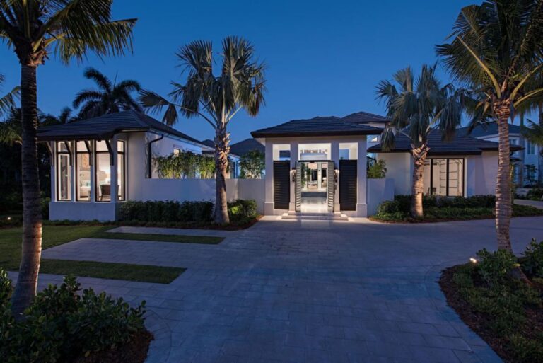 Elegant Naples Residence Thoughtfully Drawn by Stofft Cooney Architects