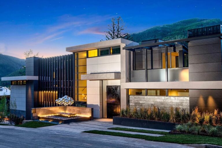 A Contemporary Estate with Breathtaking Views and World-Class Amenities ...