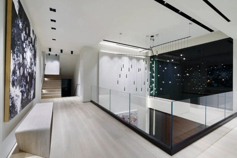 Luxurious Modern Mansion on Venetian Islands with Stunning Miami ...