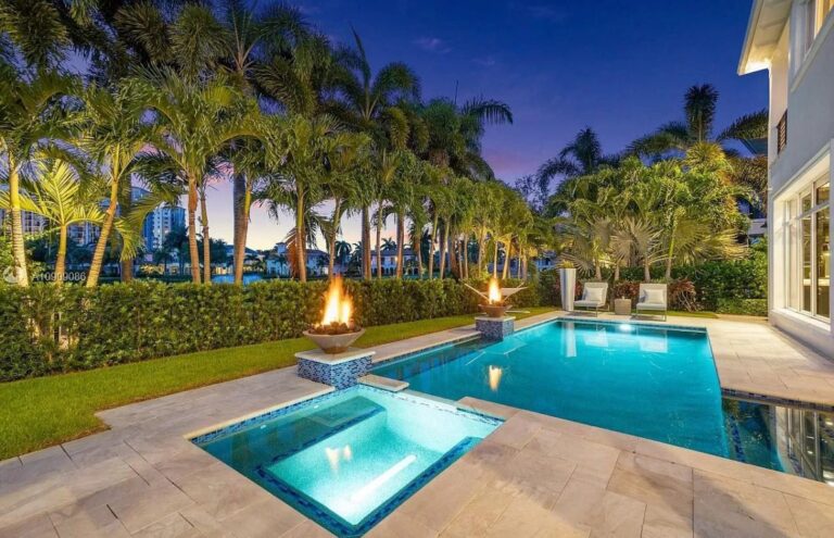 Boca Raton Home with Transitional Accents asked for $5.8 Million