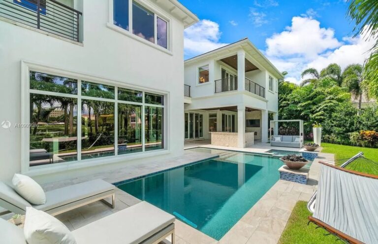 Boca Raton Home with Transitional Accents asked for $5.8 Million