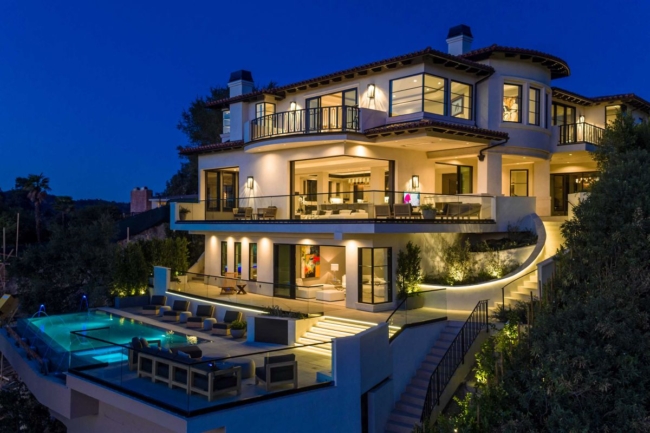 This Contemporary Mediterranean Masterpiece in Bel Air is A True ...