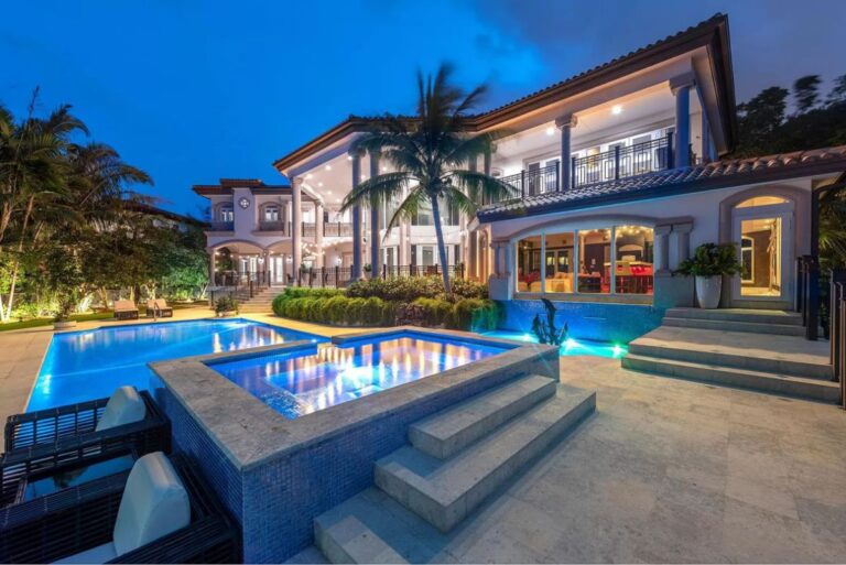 Luxurious Florida Transitional House with Private Dock in Exclusive ...