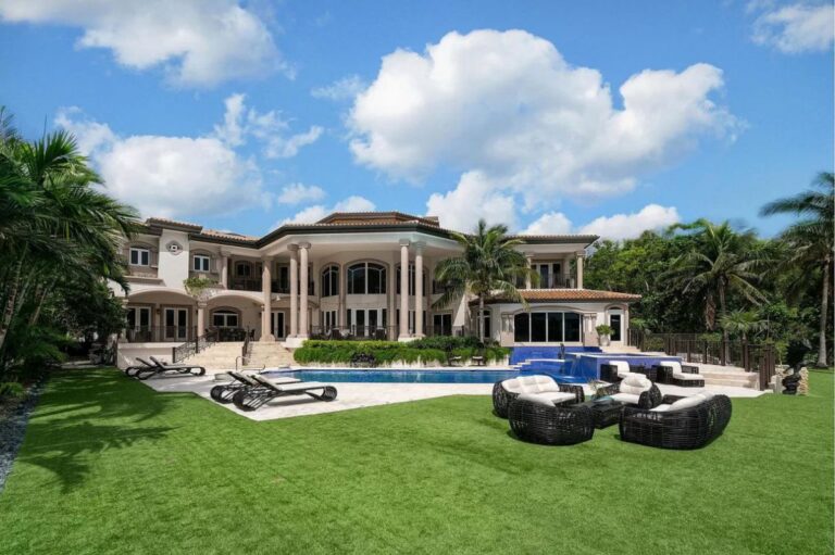 Luxurious Florida Transitional House with Private Dock in Exclusive ...