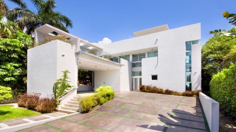 Luxurious Modern Miami Beach House for Rent $50,000 per Month