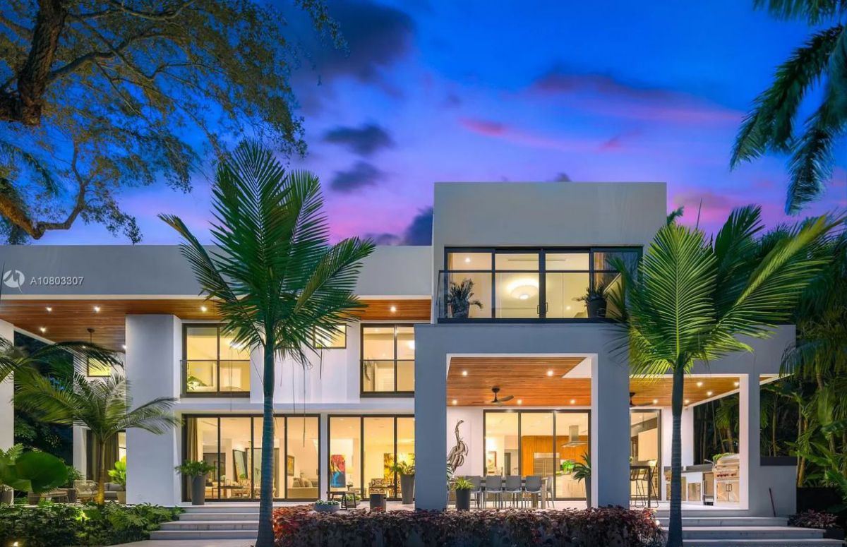 A Stunning Eco-smart Home in Miami Asking for $4.65 Million