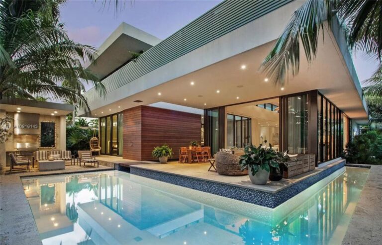 $6.39 Million Stunning Modern Home in Miami Beach for Sale
