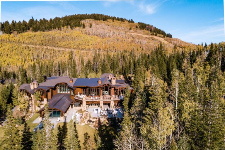 Exceptional Utah Mountain Home on White Pine Canyon by Upwall Design ...