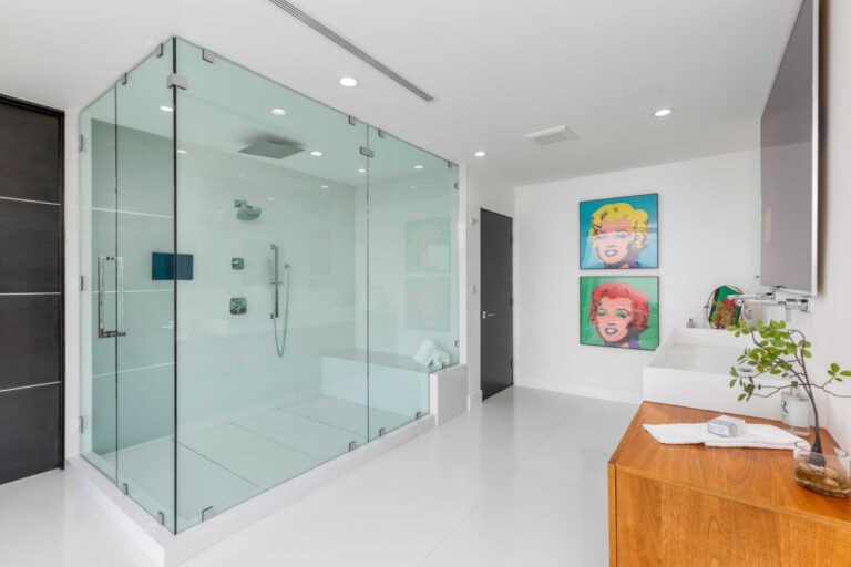 An Ultra Modern Luxury Home in Los Angeles for Rent $45,000 per Month