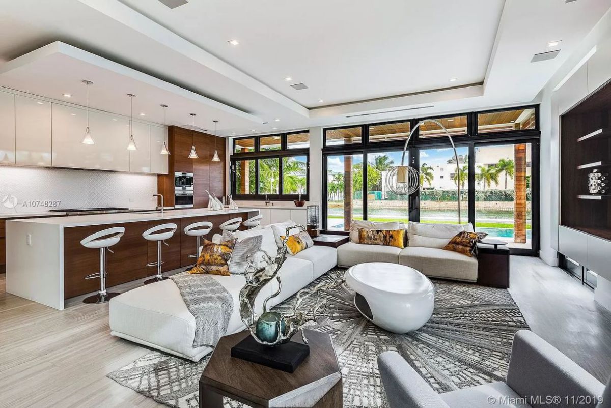 Stunning North Meridian House in Miami Beach for Sale at $5,450,000