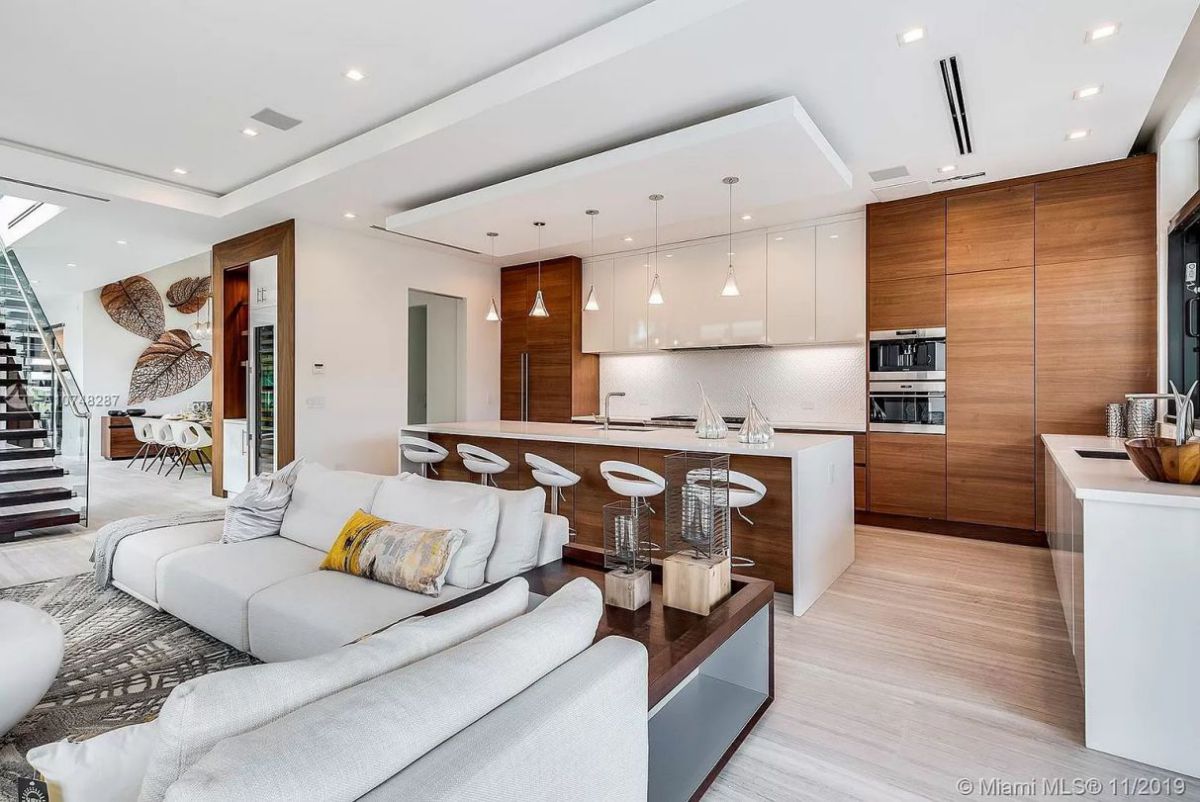 Stunning North Meridian House in Miami Beach for Sale at $5,450,000