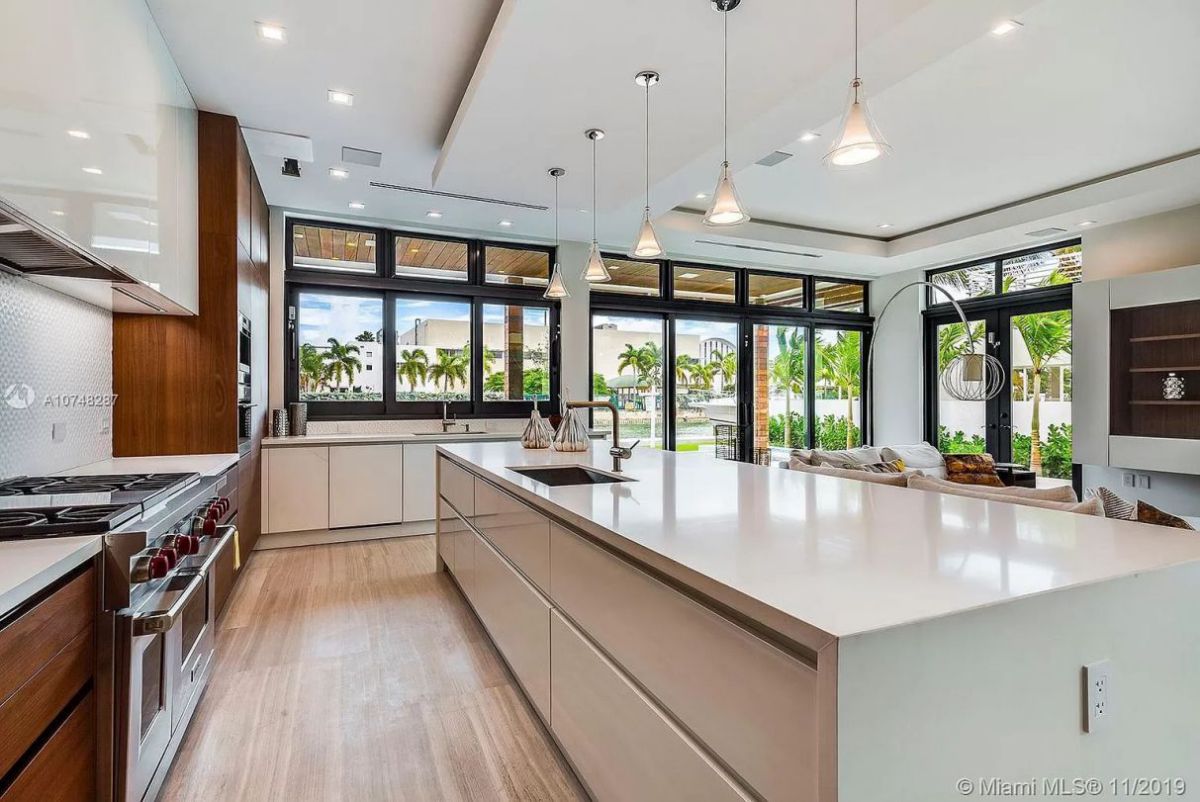 Stunning North Meridian House in Miami Beach for Sale at $5,450,000
