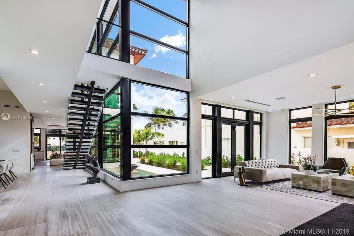 Stunning North Meridian House in Miami Beach for Sale at $5,450,000
