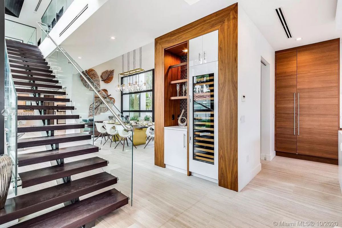 Stunning North Meridian House in Miami Beach for Sale at $5,450,000