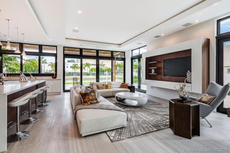 Stunning North Meridian House in Miami Beach for Sale at $5,450,000