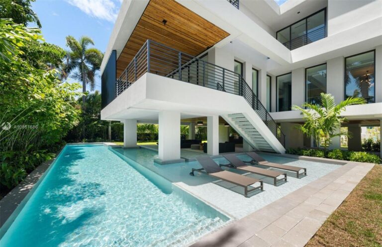 $5.649 Million Superbly Modern Smart Home for Sale in Miami, Florida