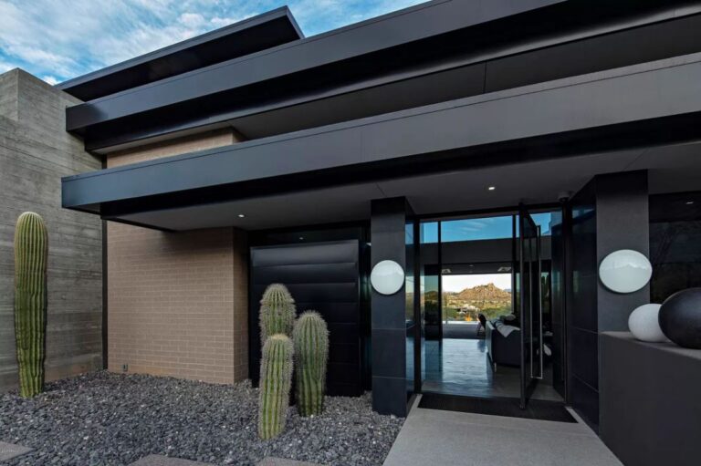 Elegant Arizona Modern Home in Scottsdale lists for $5,250,000