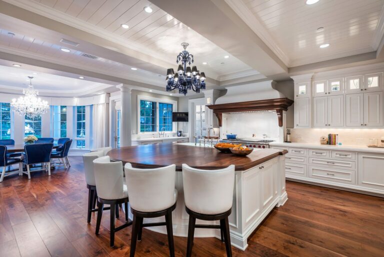 Absolutely Spectacular Hamptons Style House in Thousand Oaks, California