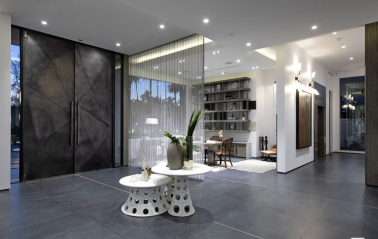 Inside A $21,995,000 Exquisitely Beverly Hills Home Just Hit The Market