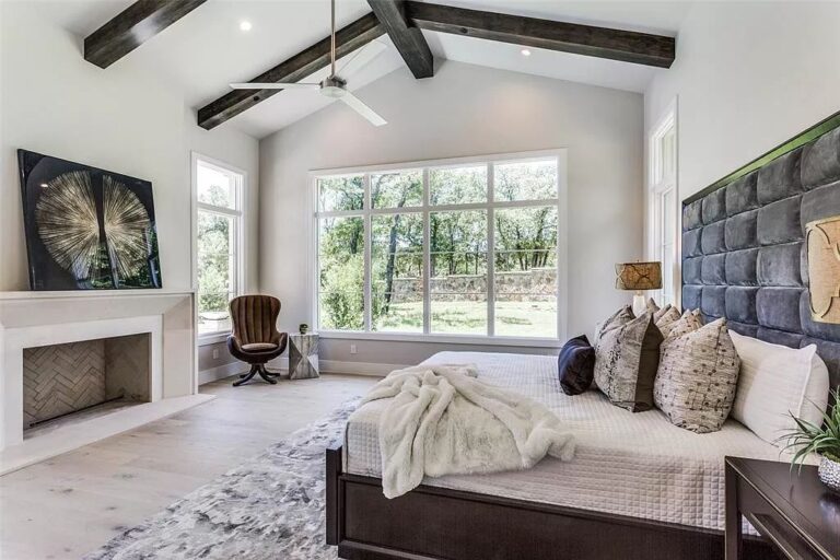 Inside A $2,999,900 Transitional Home in Texas with Beautiful Finishes