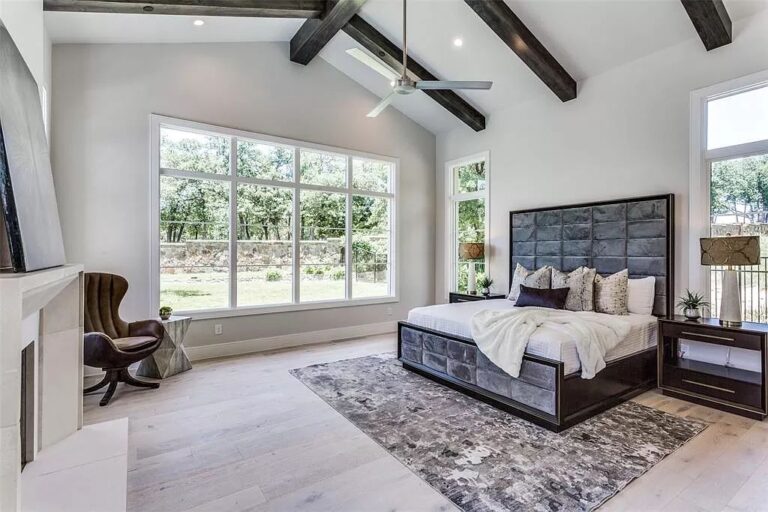 Inside A $2,999,900 Transitional Home in Texas with Beautiful Finishes