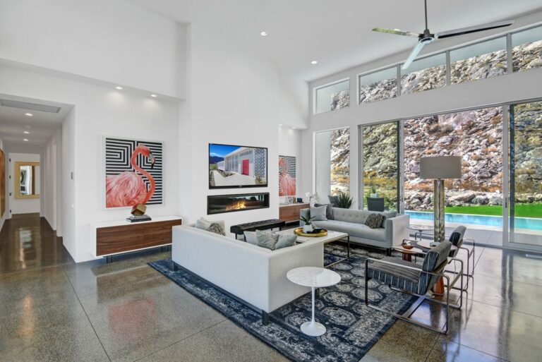 Masterfully Designed Screen House in Palm Springs by Cioffi Architect