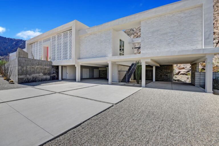 Masterfully Designed Screen House in Palm Springs by Cioffi Architect
