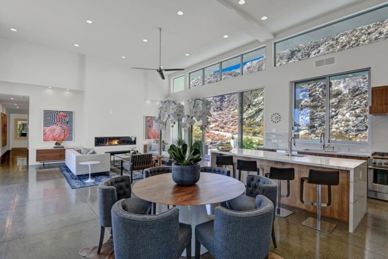 Masterfully Designed Screen House in Palm Springs by Cioffi Architect