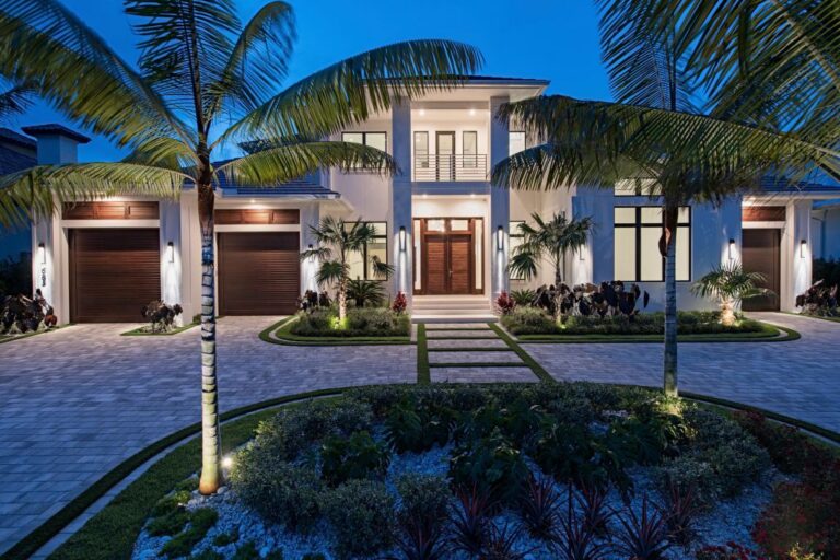 Naples Contemporary Home offers Captivating Views and Clean Lines