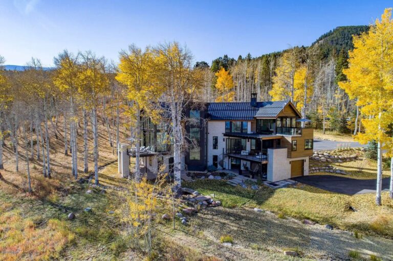 Stunning Mountain Estate with Private Pond and Breathtaking Views in ...
