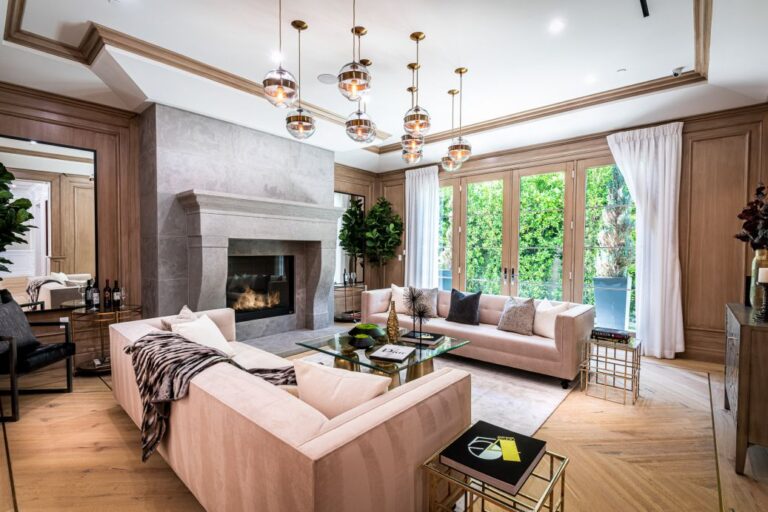 Outstanding Home in Encino with living space over 13,000 Square feet