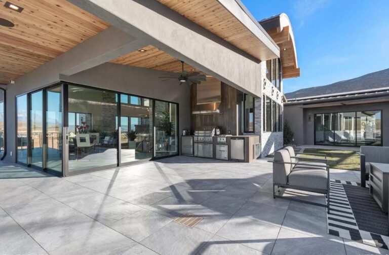 A Brand New High End Home in Utah hits the Market for $3,000,000
