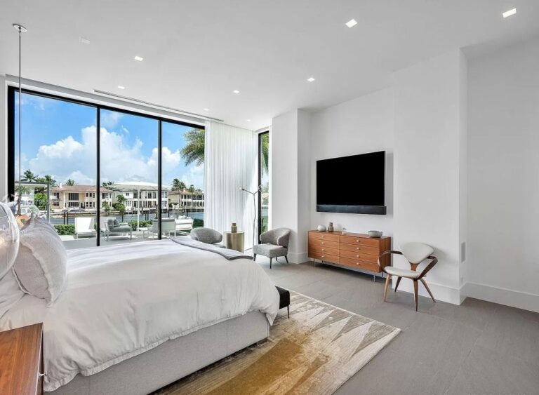 Unparalleled Waterfront Luxury Residence with Breathtaking Views in ...