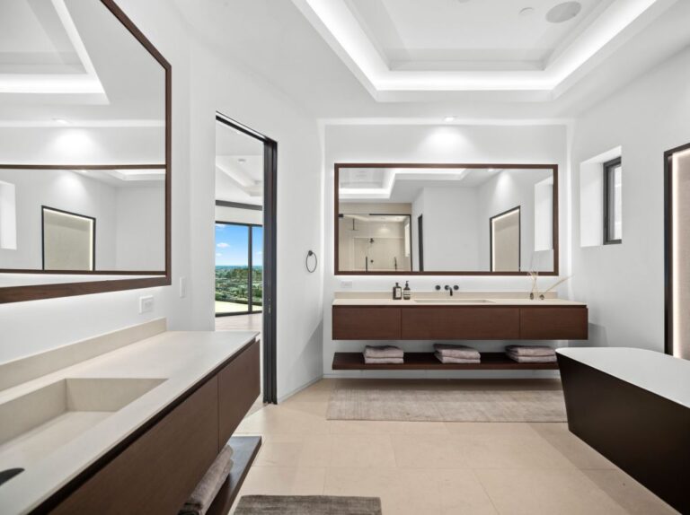 This $19,100,000 California House is A Remarkable Residence of Luxury