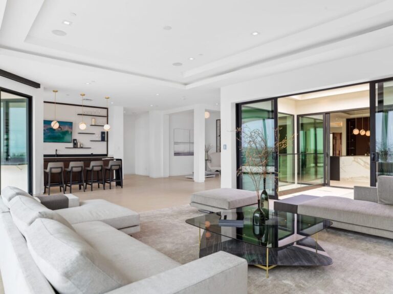 This $19,100,000 California House is A Remarkable Residence of Luxury