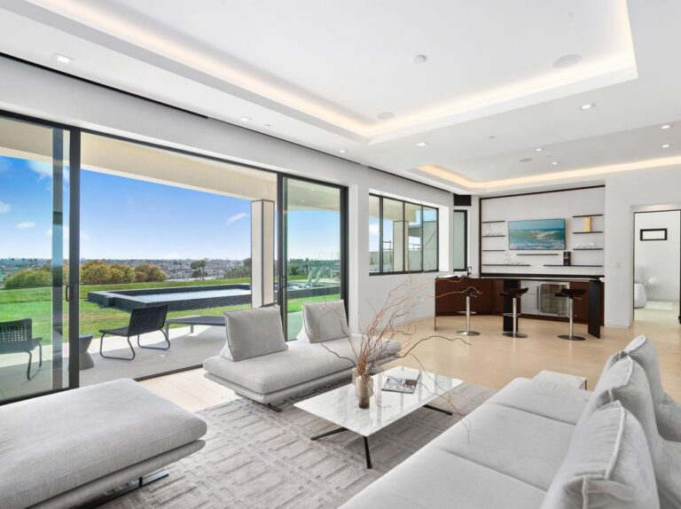 This $19,100,000 California House is A Remarkable Residence of Luxury