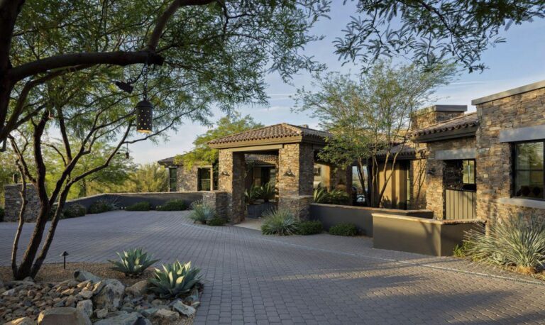 This Arizona Desert Mountain Home has breathtaking panoramic views