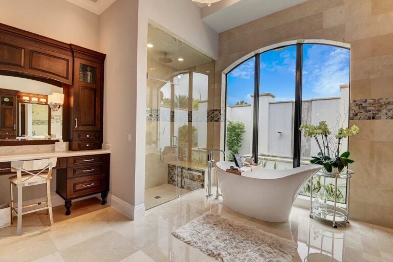 This Incredible $6,295,000 Boca Raton House offers Resort Style Living