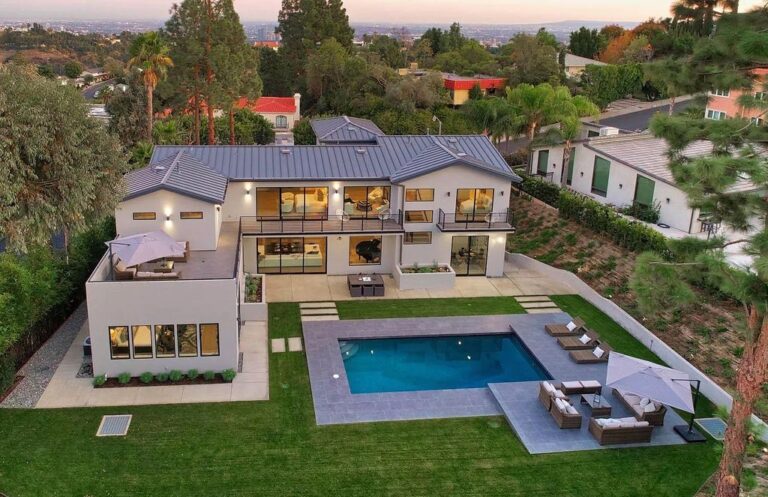 Inside A $6,490,000 Luxurious Contemporary House in Prestigious Bel Air