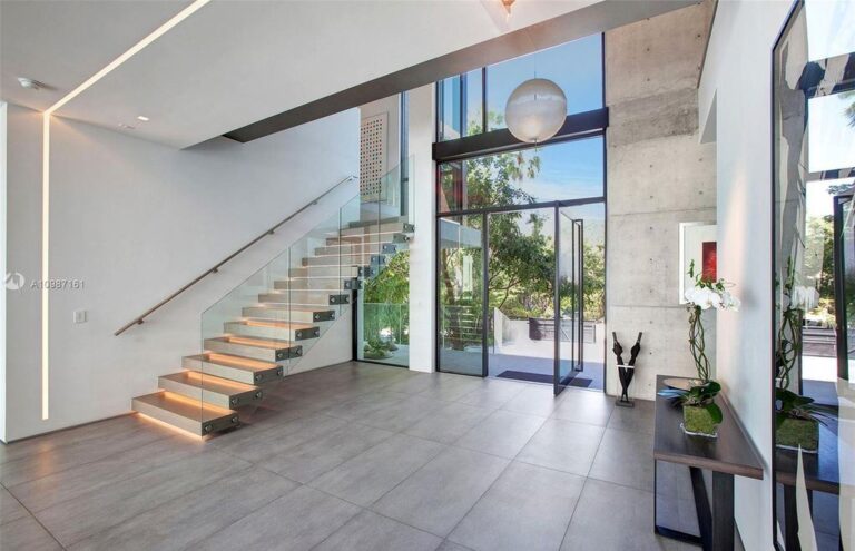 Spectacular Miami Waterfront Home Boasts Bay Views Sells $16,900,000
