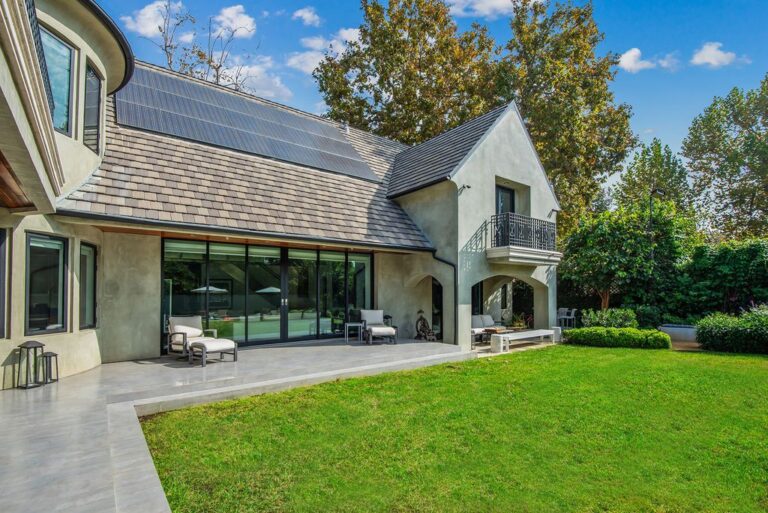 Asking Price $9,400,000 for A Beautifully Appointed Home in Los Angeles